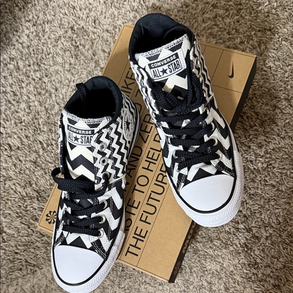 Converse | Shoes | Converse Zigzag Pattern Sneakers Brand New | Poshmark